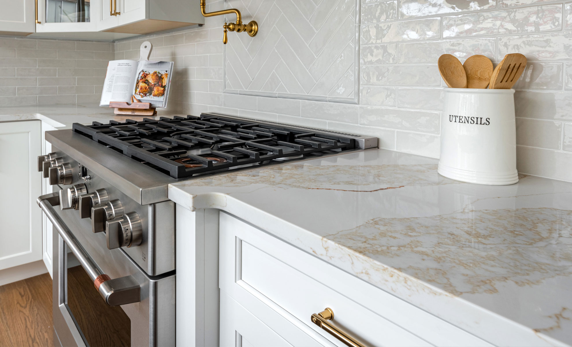 Moon Valley by Vadara | Design Miter Tile